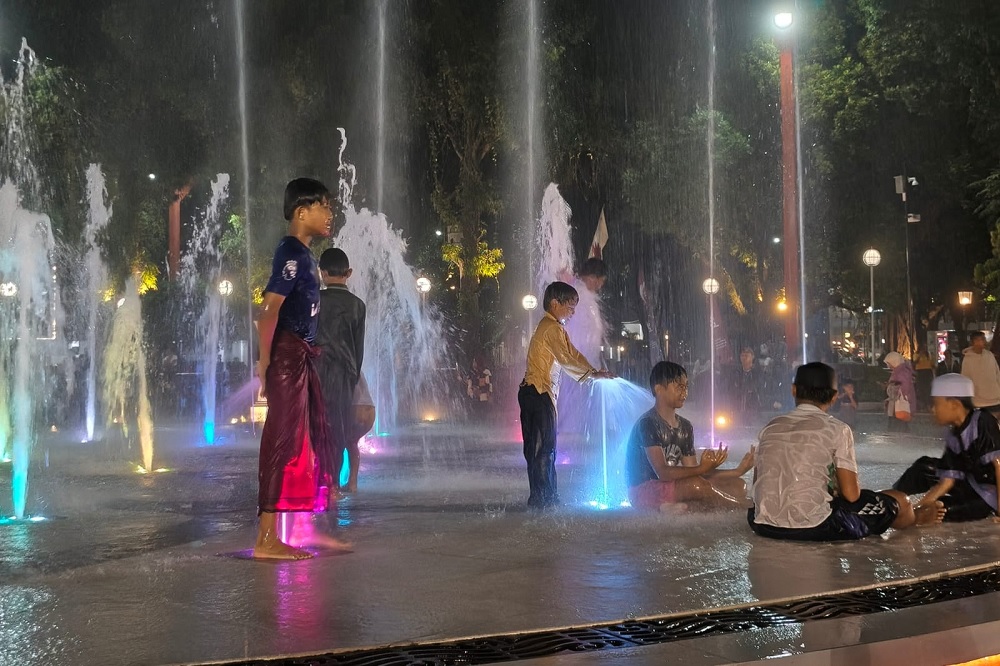 Malang's Iconic Alun-Alun Merdeka Reopens in Grand Style After ...